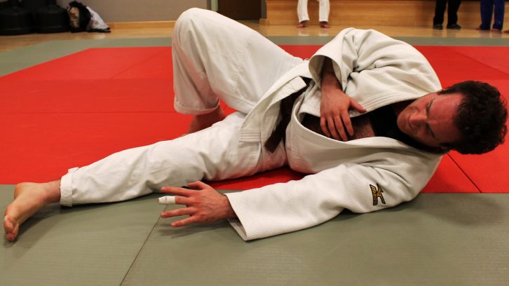 How to fall on ice: lessons from judo